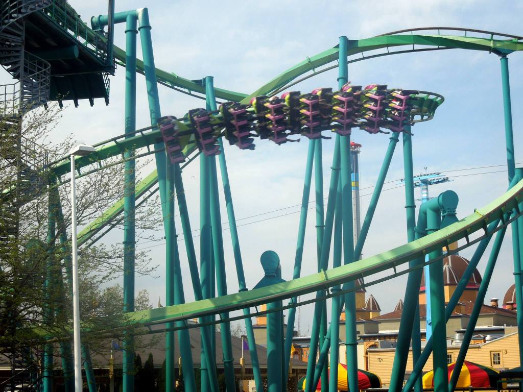 A Bird of Prey lands at Cedar Point: Part 4 of our Inverted Coaster ...