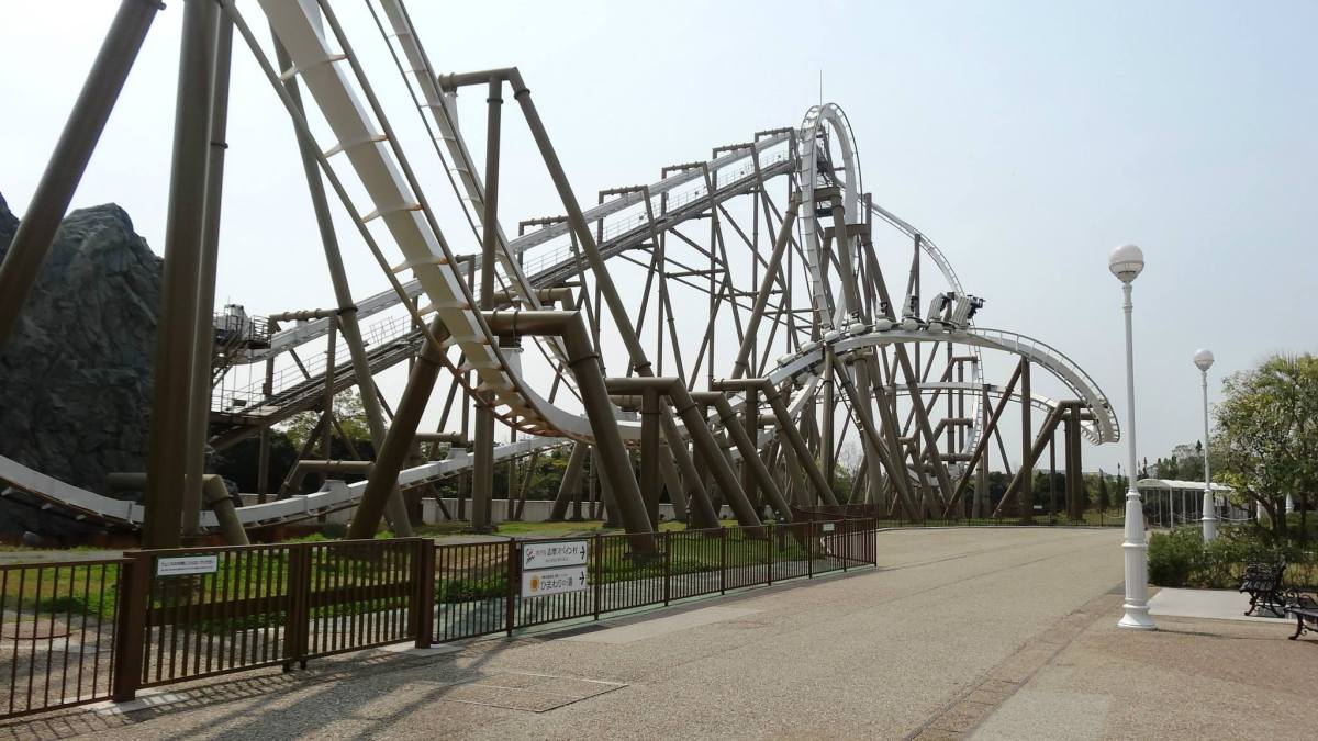 Pyrenees in Japan: Part 11 of our Inverted Coaster Series – ParkVault