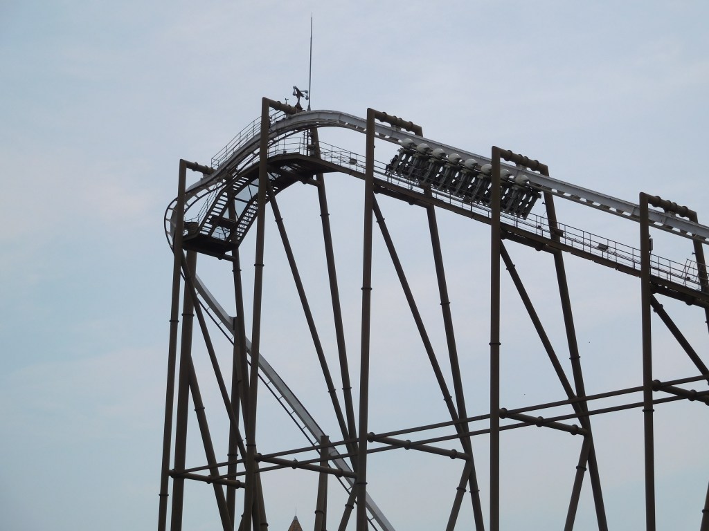 Pyrenees in Japan: Part 11 of our Inverted Coaster Series – ParkVault