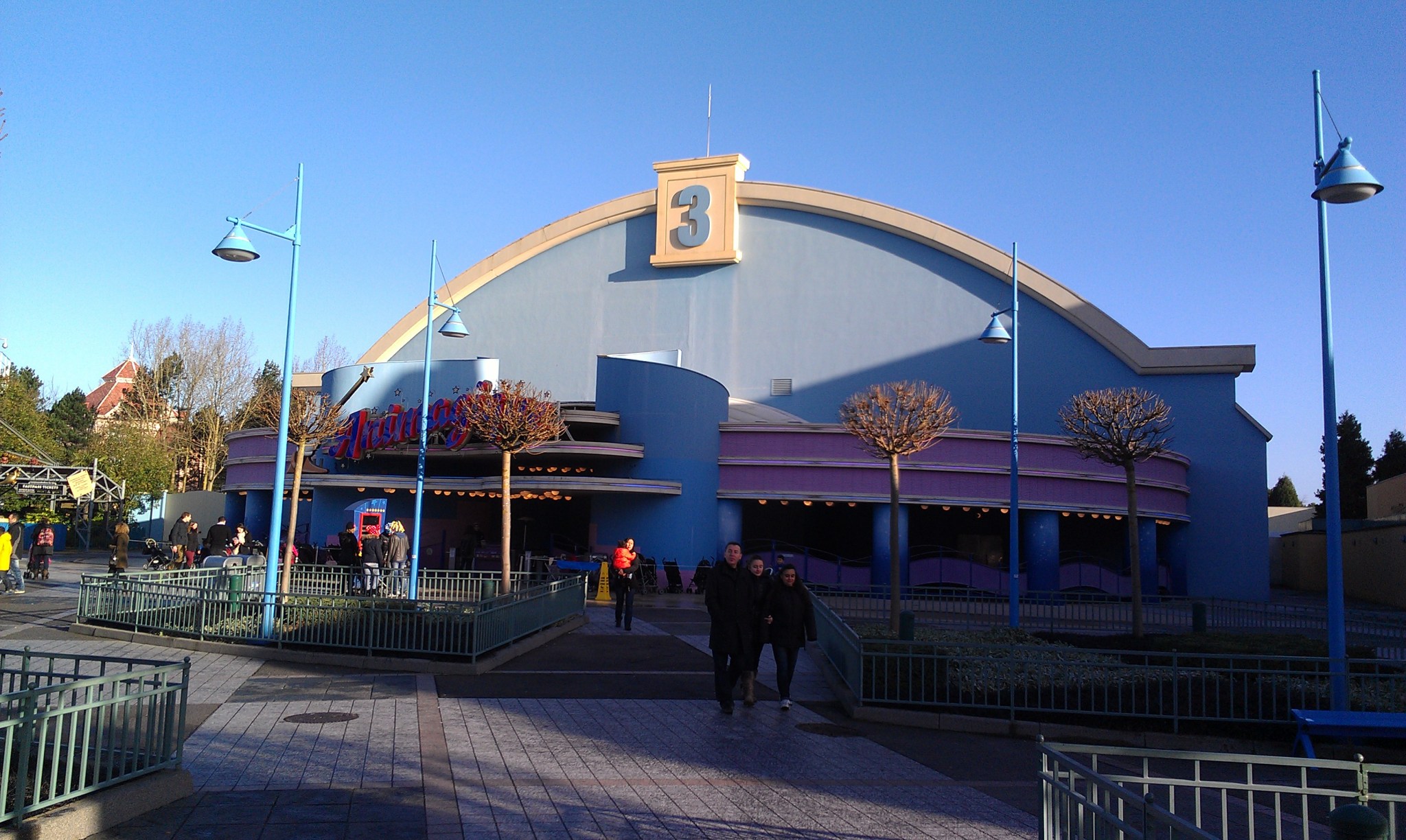 An analysis of why the Walt Disney Studios in Paris failed and the ...